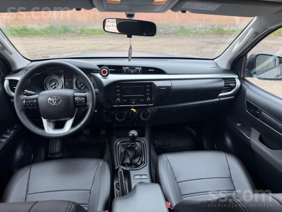 Pelēks Toyota Hilux 2021 Valka, ar dzinēja tilpumu 2.40 L un nobraukumu 310 tūkst. km par 24444 €, foto 14 vietnē AUTOMOTO.COM.LV
