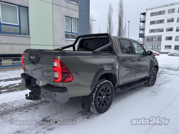 Grey Toyota Hilux 2022 in Tallinn, with an engine capacity of 2.80 L and mileage of 145 thousand km for 39900 €, photo 4 on AUTOMOTO.COM.LV