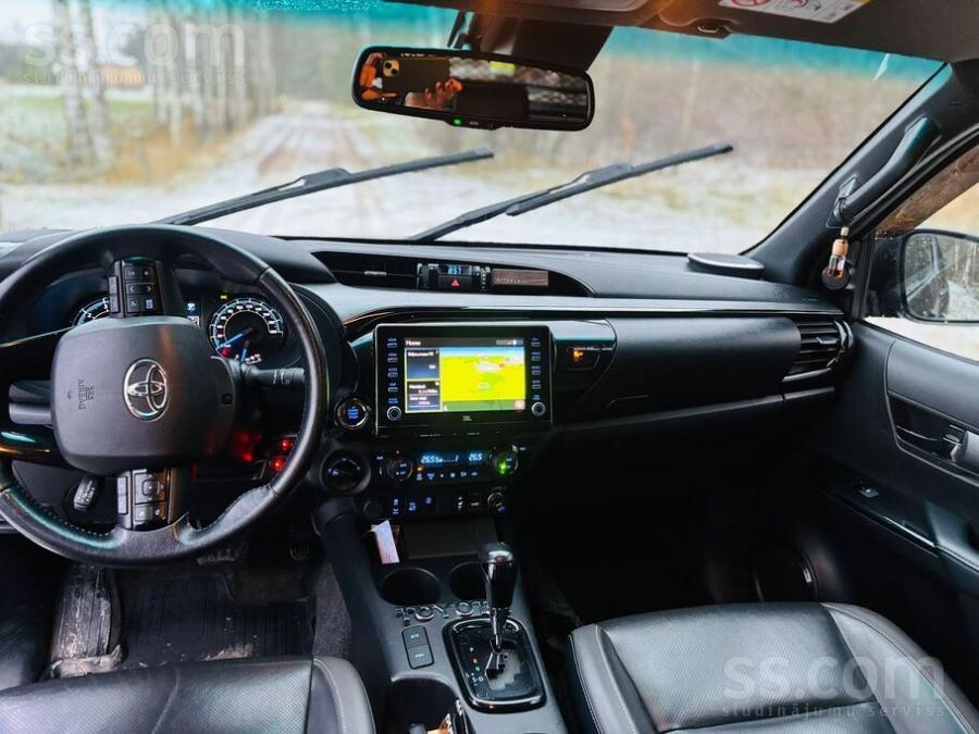 Pelēks Toyota Hilux 2022 Rīga, ar dzinēja tilpumu 2.80 L un nobraukumu 140 tūkst. km par 40900 €, foto 7 vietnē AUTOMOTO.COM.LV