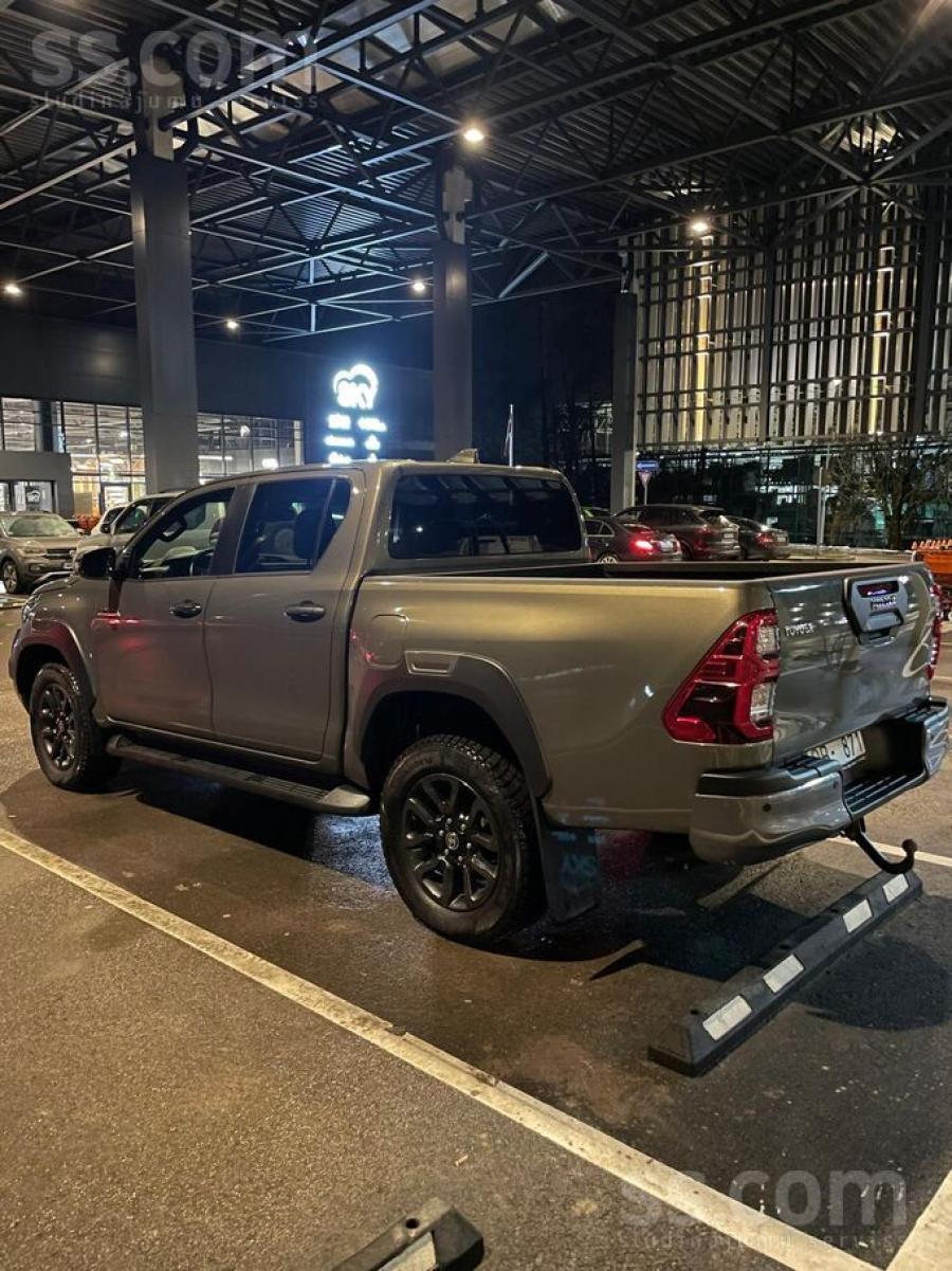 Pelēks Toyota Hilux 2022 Rīga, ar dzinēja tilpumu 2.80 L un nobraukumu 145 tūkst. km par 33600 €, foto 5 vietnē AUTOMOTO.COM.LV