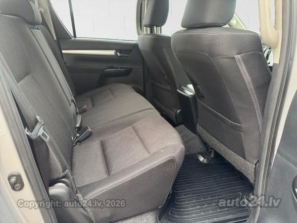 Toyota Hilux 2022 Paide vietnē Pelēks Toyota Hilux 2022 Paide, ar dzinēja tilpumu 2.80 L un nobraukumu 83 tūkst. km par 42990 €, foto 8 vietnē AUTOMOTO.COM.LV