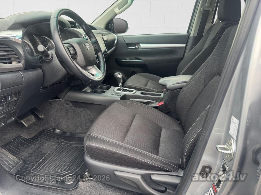 Pelēks Toyota Hilux 2022 Paide, ar dzinēja tilpumu 2.80 L un nobraukumu 83 tūkst. km par 42990 €, foto 12 vietnē AUTOMOTO.COM.LV