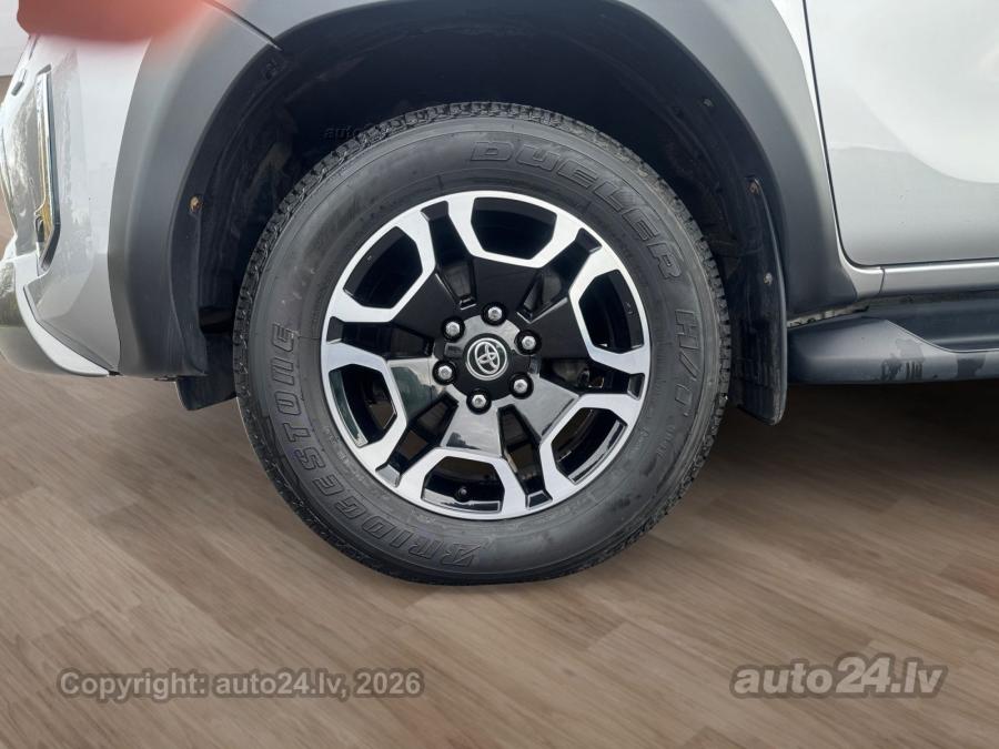 Pelēks Toyota Hilux 2022 Paide, ar dzinēja tilpumu 2.80 L un nobraukumu 83 tūkst. km par 42990 €, foto 16 vietnē AUTOMOTO.COM.LV