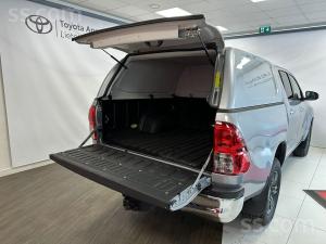 Grey Toyota Hilux 2023 in Jekabpils, with an engine capacity of 2.80 L and mileage of 105 thousand km for 35500 €, photo 6 on AUTOMOTO.COM.LV