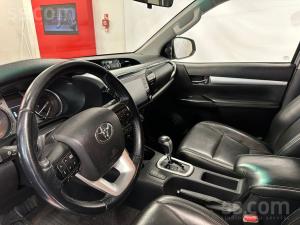 Grey Toyota Hilux 2023 in Jekabpils, with an engine capacity of 2.80 L and mileage of 105 thousand km for 35500 €, photo 9 on AUTOMOTO.COM.LV
