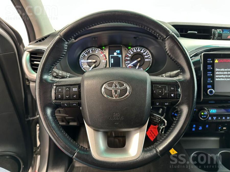 Grey Toyota Hilux 2023 in Jekabpils, with an engine capacity of 2.80 L and mileage of 105 thousand km for 35500 €, photo 10 on AUTOMOTO.COM.LV