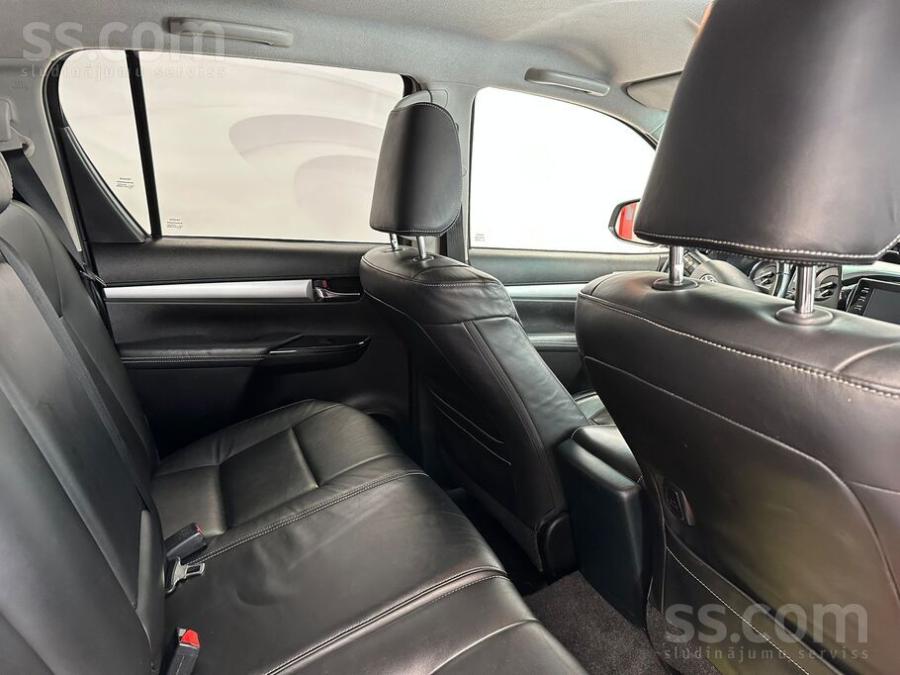 Grey Toyota Hilux 2023 in Jekabpils, with an engine capacity of 2.80 L and mileage of 105 thousand km for 35500 €, photo 21 on AUTOMOTO.COM.LV