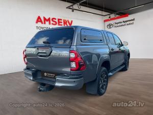 Pelēks Toyota Hilux 2023 Pērnava, ar dzinēja tilpumu 2.80 L un nobraukumu 85 tūkst. km par 48990 €, foto 3 vietnē AUTOMOTO.COM.LV