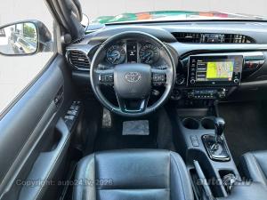 Pelēks Toyota Hilux 2023 Pērnava, ar dzinēja tilpumu 2.80 L un nobraukumu 85 tūkst. km par 48990 €, foto 10 vietnē AUTOMOTO.COM.LV