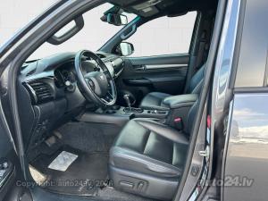 Pelēks Toyota Hilux 2023 Pērnava, ar dzinēja tilpumu 2.80 L un nobraukumu 85 tūkst. km par 48990 €, foto 12 vietnē AUTOMOTO.COM.LV