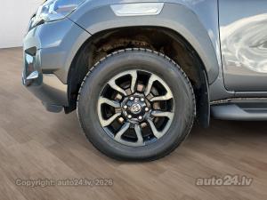 Pelēks Toyota Hilux 2023 Pērnava, ar dzinēja tilpumu 2.80 L un nobraukumu 85 tūkst. km par 48990 €, foto 16 vietnē AUTOMOTO.COM.LV