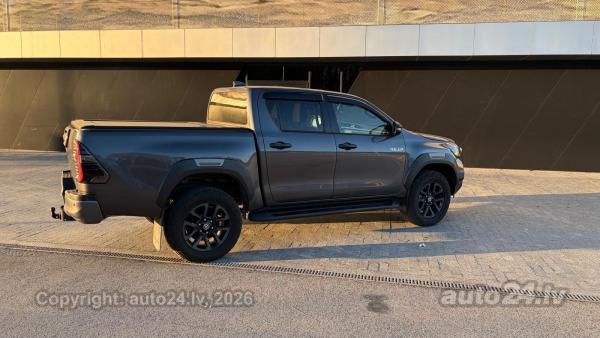 Grey Toyota Hilux 2024 in Tallinn, with an engine capacity of 2.80 L and mileage of 5 thousand km for 56900 €, photo 4 on AUTOMOTO.COM.LV