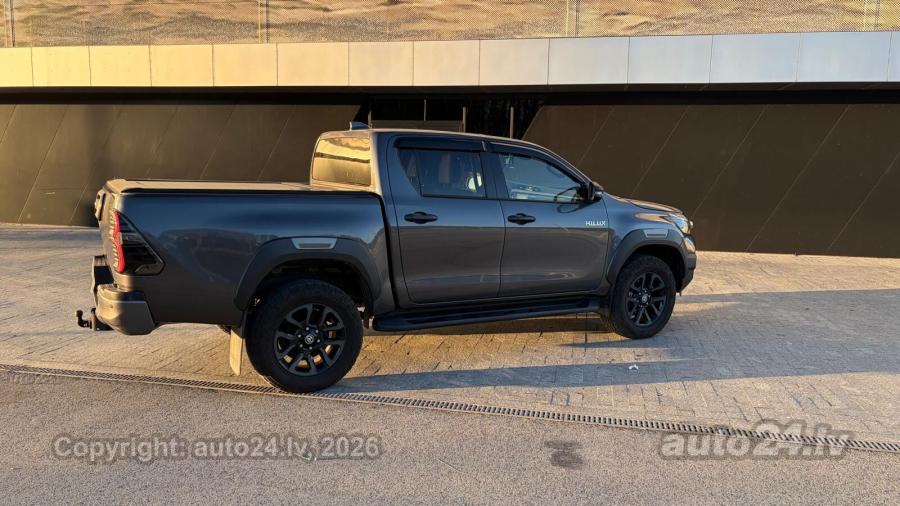 Grey Toyota Hilux 2024 in Tallinn, with an engine capacity of 2.80 L and mileage of 5 thousand km for 56900 €, photo 5 on AUTOMOTO.COM.LV