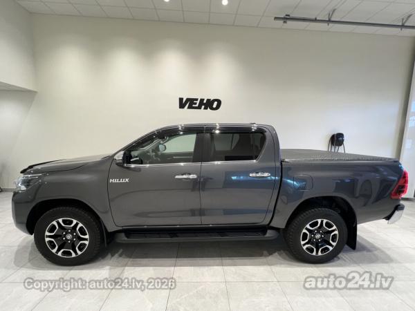 Pelēks Toyota Hilux 2025 Tallina, ar dzinēja tilpumu 2.80 L un nobraukumu 10 tūkst. km par 49900 €, foto 3 vietnē AUTOMOTO.COM.LV