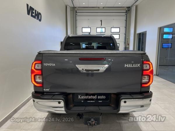 Pelēks Toyota Hilux 2025 Tallina, ar dzinēja tilpumu 2.80 L un nobraukumu 10 tūkst. km par 49900 €, foto 6 vietnē AUTOMOTO.COM.LV