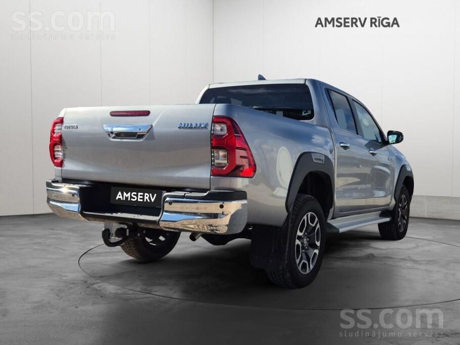 Grey Toyota Hilux 2025 in Riga, with an engine capacity of 2.80 L and mileage of 0 thousand km for 53900 €, photo 3 on AUTOMOTO.COM.LV