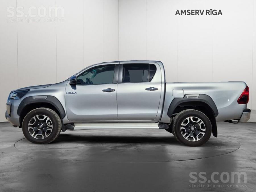 Grey Toyota Hilux 2025 in Riga, with an engine capacity of 2.80 L and mileage of 0 thousand km for 53900 €, photo 4 on AUTOMOTO.COM.LV