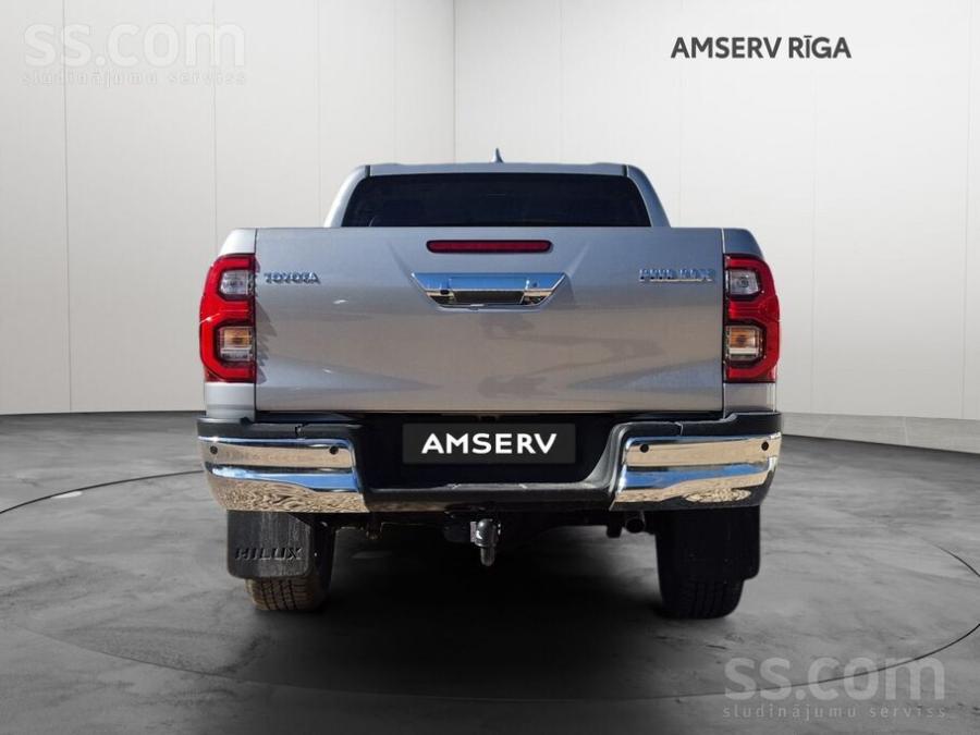 Grey Toyota Hilux 2025 in Riga, with an engine capacity of 2.80 L and mileage of 0 thousand km for 53900 €, photo 5 on AUTOMOTO.COM.LV