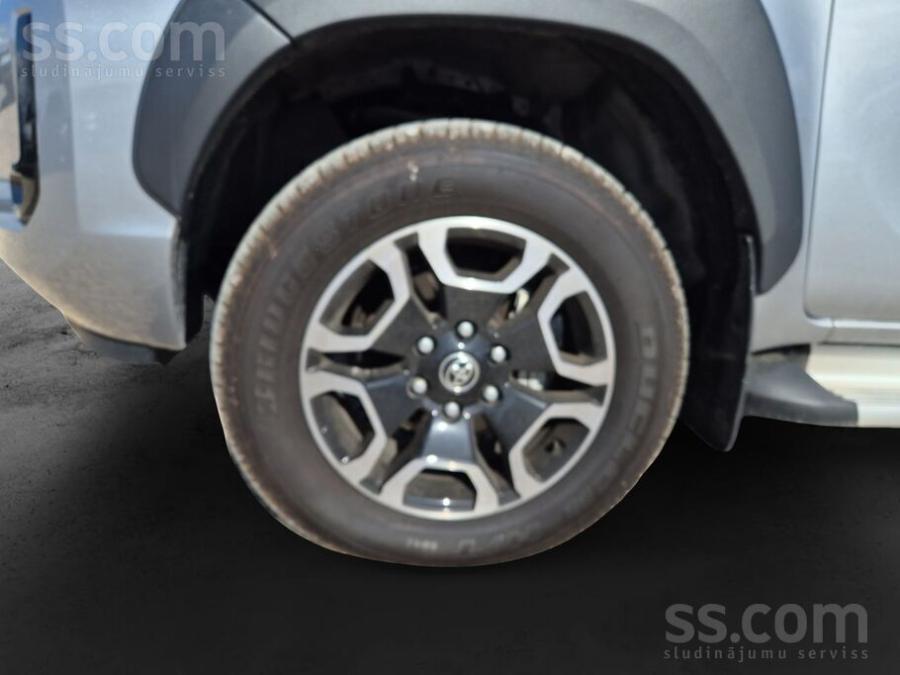 Grey Toyota Hilux 2025 in Riga, with an engine capacity of 2.80 L and mileage of 0 thousand km for 53900 €, photo 16 on AUTOMOTO.COM.LV