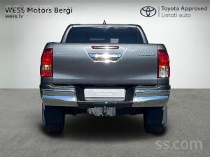 Pelēks Toyota Hilux 2025 Rīga, ar dzinēja tilpumu 2.40 L un nobraukumu 10 tūkst. km par 45990 €, foto 5 vietnē AUTOMOTO.COM.LV