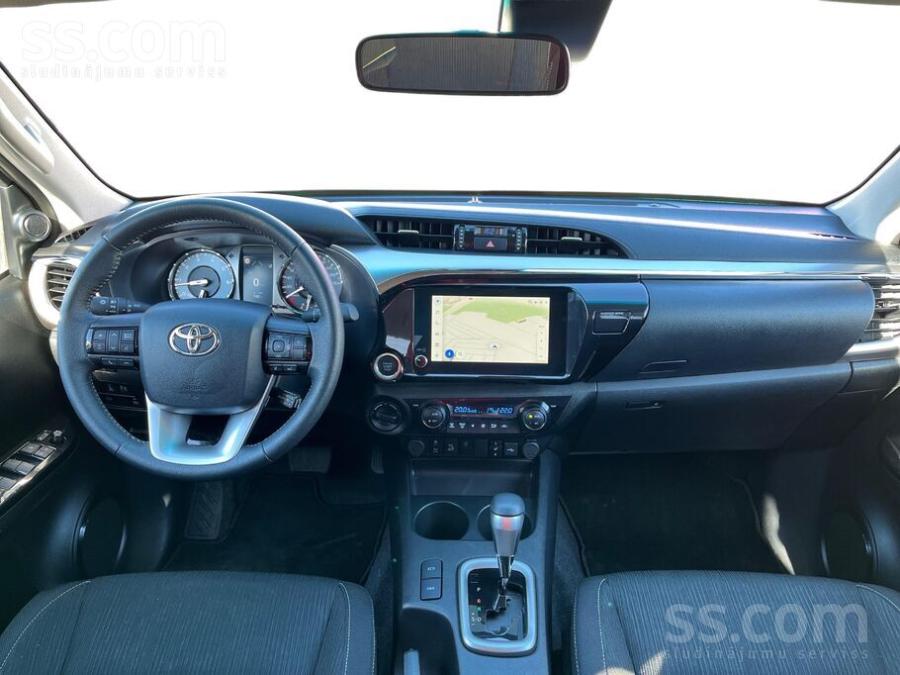 Pelēks Toyota Hilux 2025 Rīga, ar dzinēja tilpumu 2.40 L un nobraukumu 10 tūkst. km par 45990 €, foto 9 vietnē AUTOMOTO.COM.LV