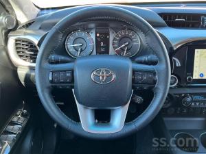 Pelēks Toyota Hilux 2025 Rīga, ar dzinēja tilpumu 2.40 L un nobraukumu 10 tūkst. km par 45990 €, foto 13 vietnē AUTOMOTO.COM.LV