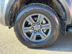 Pelēks Toyota Hilux 2025 Rīga, ar dzinēja tilpumu 2.40 L un nobraukumu 10 tūkst. km par 45990 €, foto 22 vietnē AUTOMOTO.COM.LV