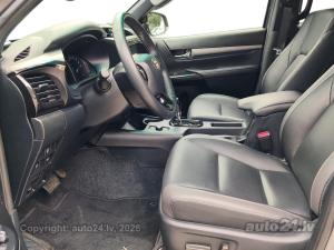 Pelēks Toyota Hilux 2025 Tallina, ar dzinēja tilpumu 2.76 L un nobraukumu 22 tūkst. km par 59995 €, foto 12 vietnē AUTOMOTO.COM.LV
