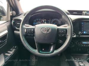 Pelēks Toyota Hilux 2025 Tallina, ar dzinēja tilpumu 2.76 L un nobraukumu 22 tūkst. km par 59995 €, foto 13 vietnē AUTOMOTO.COM.LV