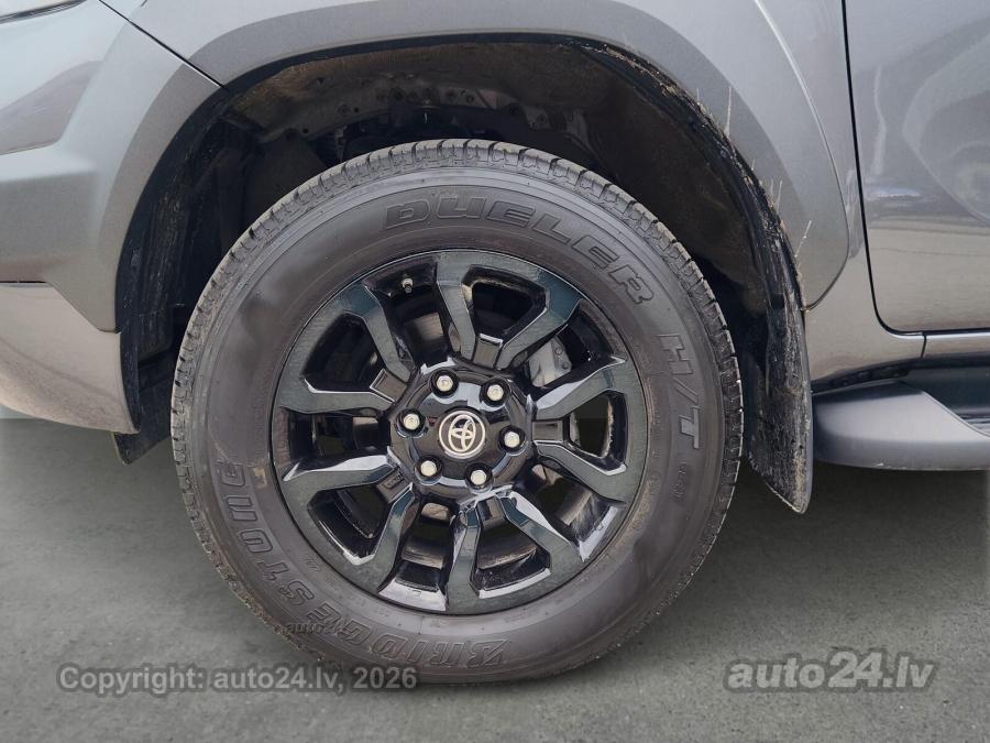 Pelēks Toyota Hilux 2025 Tallina, ar dzinēja tilpumu 2.76 L un nobraukumu 22 tūkst. km par 59995 €, foto 16 vietnē AUTOMOTO.COM.LV