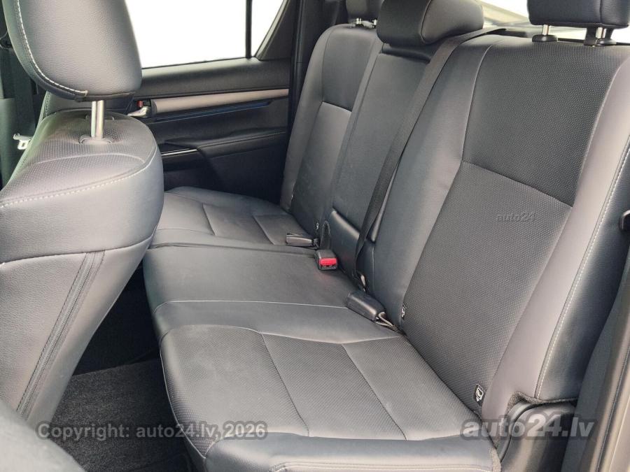 Pelēks Toyota Hilux 2025 Tallina, ar dzinēja tilpumu 2.76 L un nobraukumu 22 tūkst. km par 59995 €, foto 20 vietnē AUTOMOTO.COM.LV