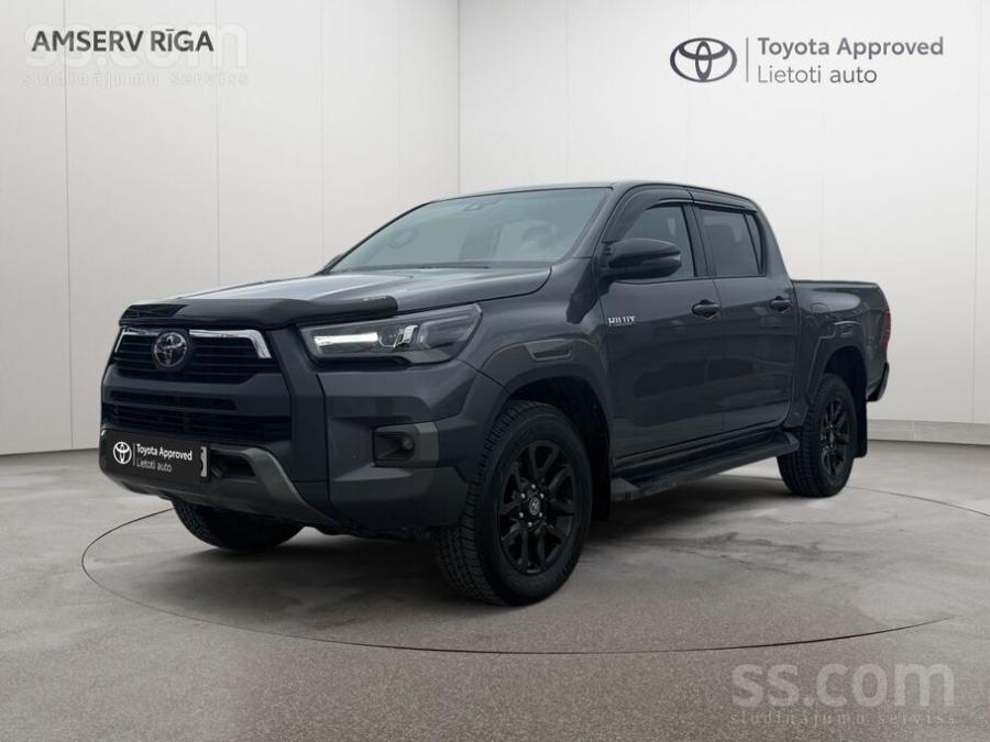 Pelēks Toyota Hilux 2025 Rīga, ar dzinēja tilpumu 2.80 L un nobraukumu 28 tūkst. km par 47400 €, foto 1 vietnē AUTOMOTO.COM.LV