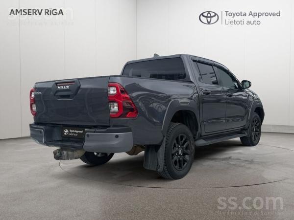 Pelēks Toyota Hilux 2025 Rīga, ar dzinēja tilpumu 2.80 L un nobraukumu 28 tūkst. km par 47400 €, foto 3 vietnē AUTOMOTO.COM.LV