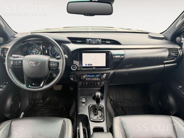 Pelēks Toyota Hilux 2025 Rīga, ar dzinēja tilpumu 2.80 L un nobraukumu 28 tūkst. km par 47400 €, foto 9 vietnē AUTOMOTO.COM.LV