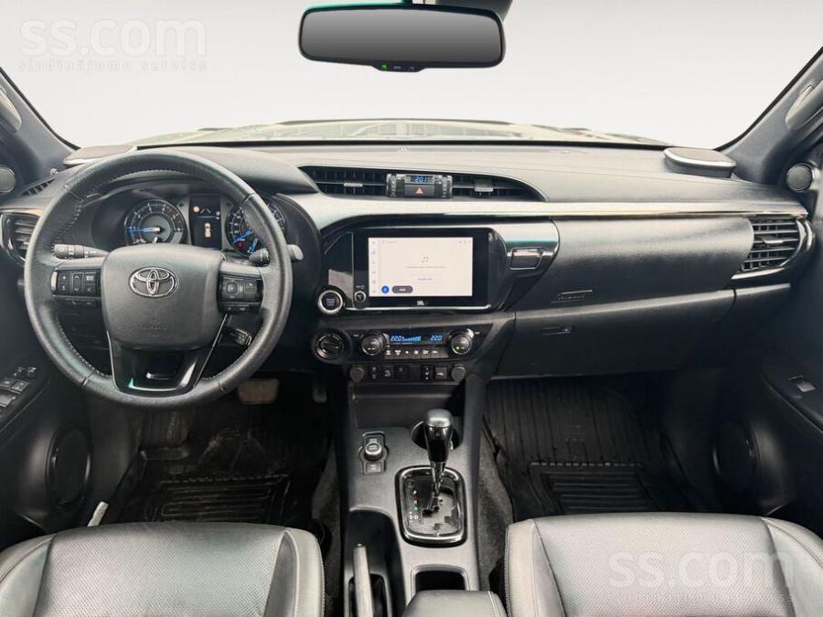Pelēks Toyota Hilux 2025 Rīga, ar dzinēja tilpumu 2.80 L un nobraukumu 28 tūkst. km par 47400 €, foto 9 vietnē AUTOMOTO.COM.LV