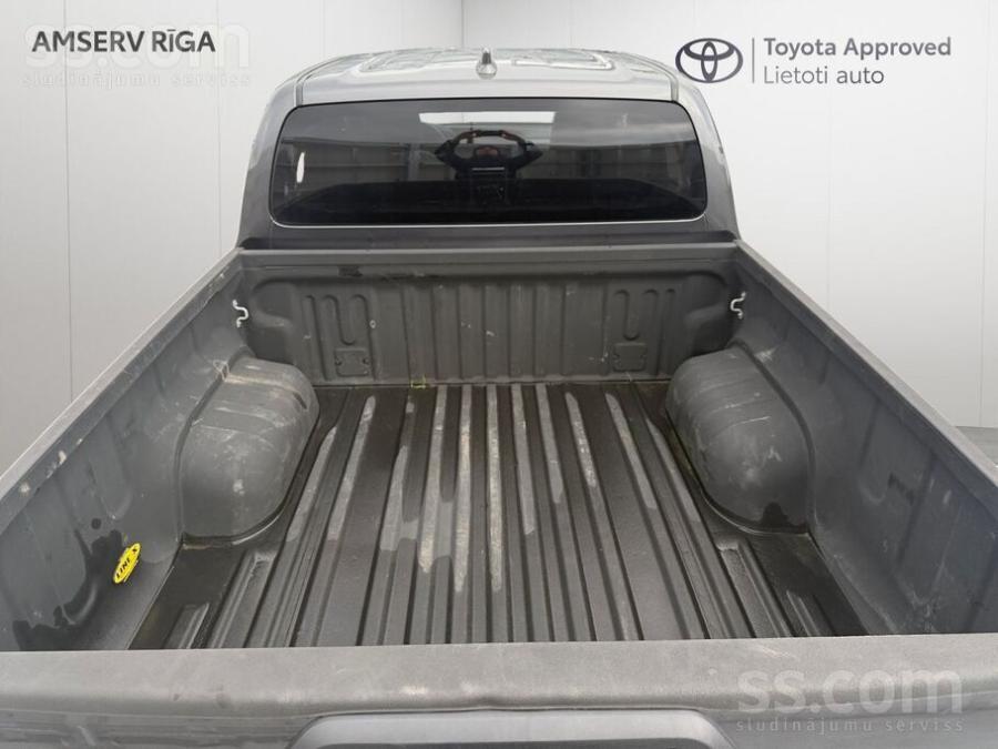 Pelēks Toyota Hilux 2025 Rīga, ar dzinēja tilpumu 2.80 L un nobraukumu 28 tūkst. km par 47400 €, foto 11 vietnē AUTOMOTO.COM.LV