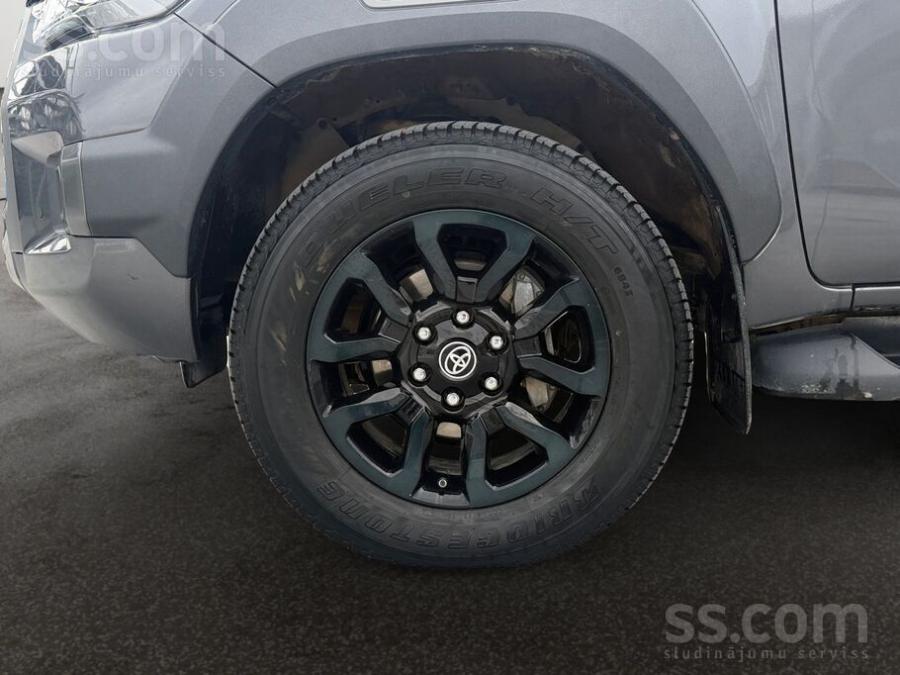 Pelēks Toyota Hilux 2025 Rīga, ar dzinēja tilpumu 2.80 L un nobraukumu 28 tūkst. km par 47400 €, foto 16 vietnē AUTOMOTO.COM.LV
