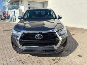 Grey Toyota Hilux 2026 in Jurmala, with an engine capacity of 2.40 L and mileage of 0 thousand km for 42700 €, photo  on AUTOMOTO.COM.LV