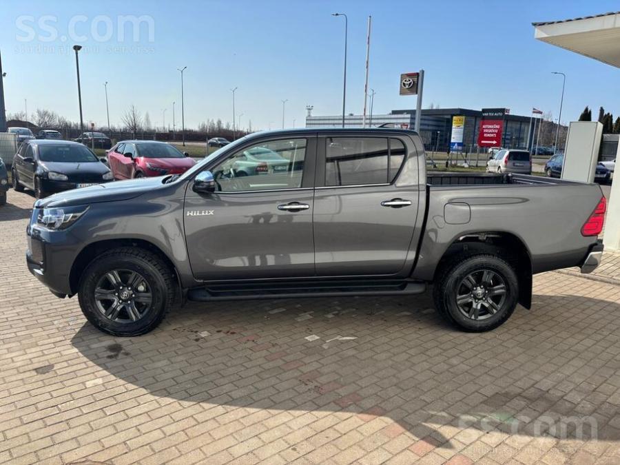 Pelēks Toyota Hilux 2026 Jūrmala, ar dzinēja tilpumu 2.40 L un nobraukumu 0 tūkst. km par 42700 €, foto 9 vietnē AUTOMOTO.COM.LV