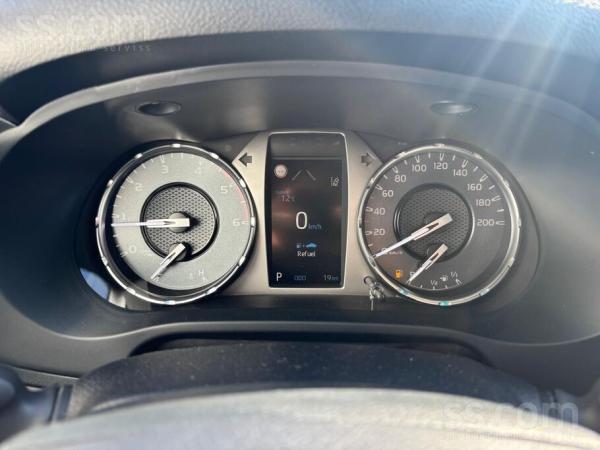 Pelēks Toyota Hilux 2026 Jūrmala, ar dzinēja tilpumu 2.40 L un nobraukumu 0 tūkst. km par 42700 €, foto 10 vietnē AUTOMOTO.COM.LV