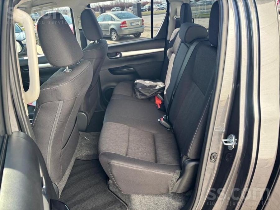 Pelēks Toyota Hilux 2026 Jūrmala, ar dzinēja tilpumu 2.40 L un nobraukumu 0 tūkst. km par 42700 €, foto 13 vietnē AUTOMOTO.COM.LV