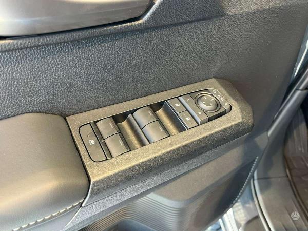 Grey Toyota Hilux 2026 in Panevezys, with an engine capacity of 2.76 L and mileage of 0 thousand km for 52590 €, photo 11 on AUTOMOTO.COM.LV