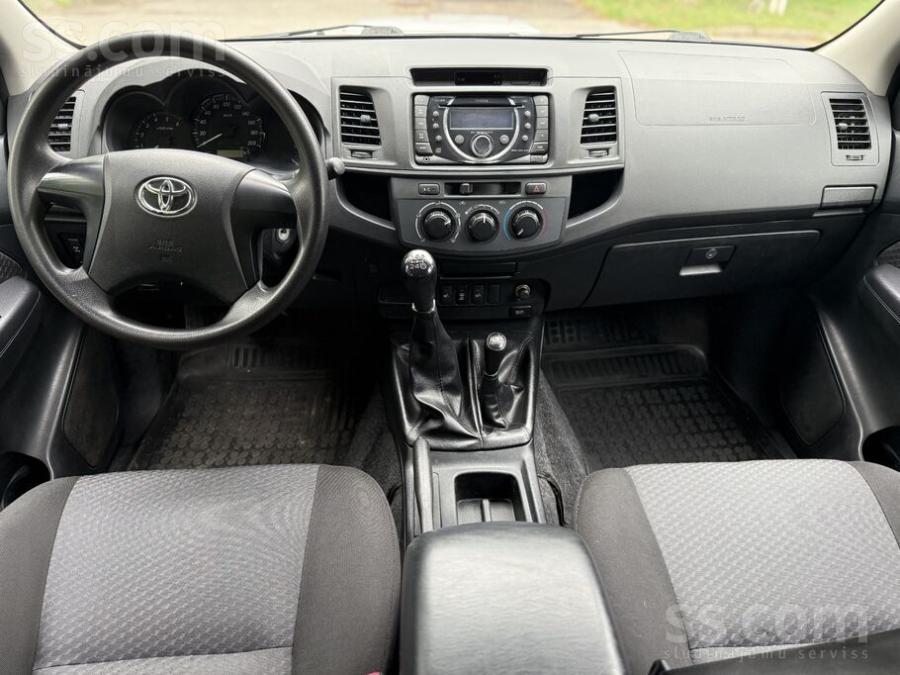 Toyota Hilux 2014 in Riga, with an engine capacity of 2.50 L and mileage of 143 thousand km for 16200 €, photo 4 on AUTOMOTO.COM.LV
