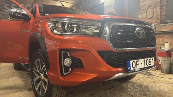 Oranžs Toyota Hilux 2019 Limbaži, ar dzinēja tilpumu 2.40 L un nobraukumu 152 tūkst. km par 29000 €, foto 1 vietnē AUTOMOTO.COM.LV