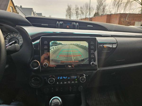 Oranžs Toyota Hilux 2020 Marijampole, ar dzinēja tilpumu 2.76 L un nobraukumu 20 tūkst. km par 42350 €, foto 10 vietnē AUTOMOTO.COM.LV