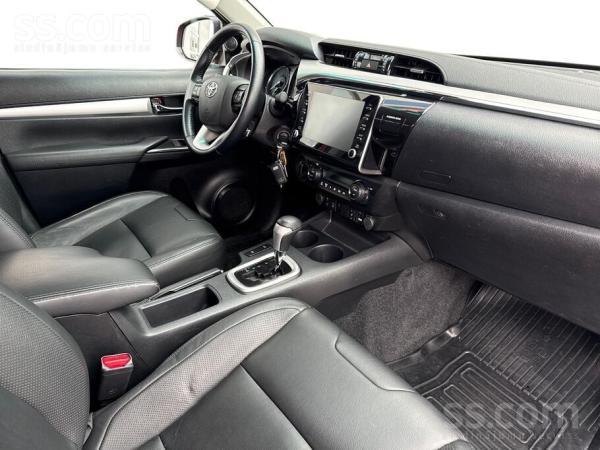 Oranžs Toyota Hilux 2022 Rīga, ar dzinēja tilpumu 1.80 L un nobraukumu 66 tūkst. km par 39990 €, foto 6 vietnē AUTOMOTO.COM.LV