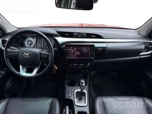 Orange Toyota Hilux 2022 in Riga, with an engine capacity of 1.80 L and mileage of 66 thousand km for 39990 €, photo 9 on AUTOMOTO.COM.LV