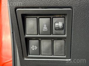 Orange Toyota Hilux 2022 in Riga, with an engine capacity of 1.80 L and mileage of 66 thousand km for 39990 €, photo 22 on AUTOMOTO.COM.LV
