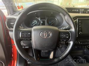 Orange Toyota Hilux 2023 in Riga, with an engine capacity of 2.80 L and mileage of 81 thousand km for 40900 €, photo 10 on AUTOMOTO.COM.LV