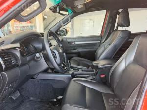 Orange Toyota Hilux 2023 in Riga, with an engine capacity of 2.80 L and mileage of 81 thousand km for 40900 €, photo 12 on AUTOMOTO.COM.LV